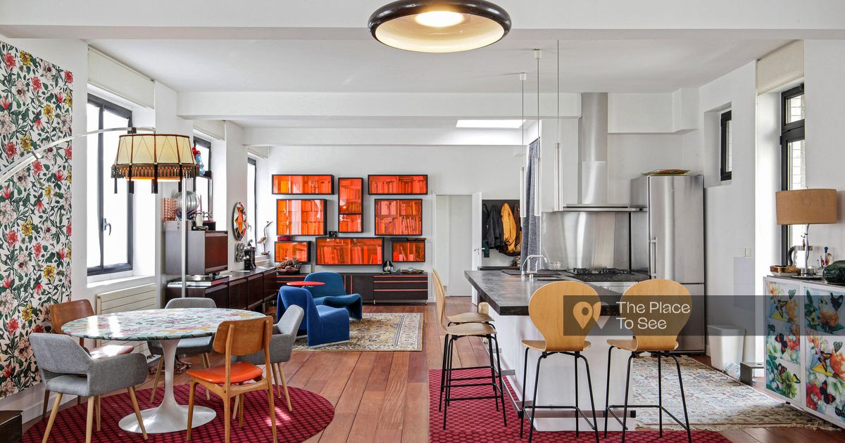 Pop style triplex, veranda and furnished rooftop rooftops view | The ...