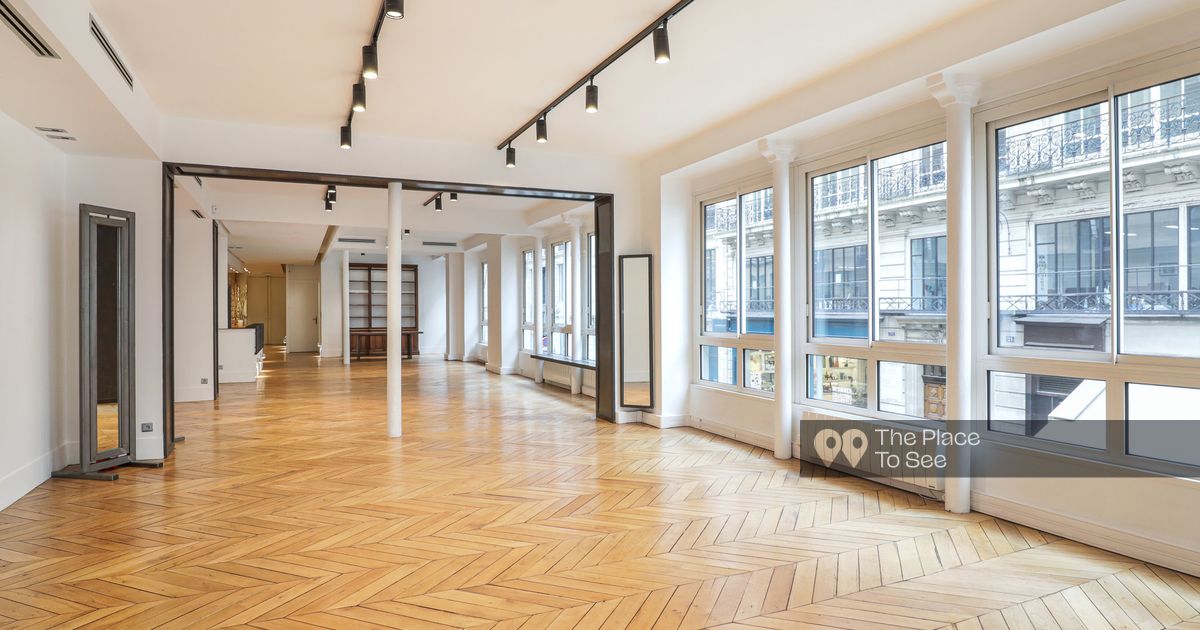 Store front and open space showroom| The place to see