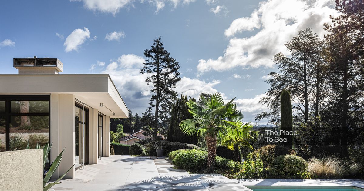 Beautiful renovated 1965 architect house with a pool | The place to see