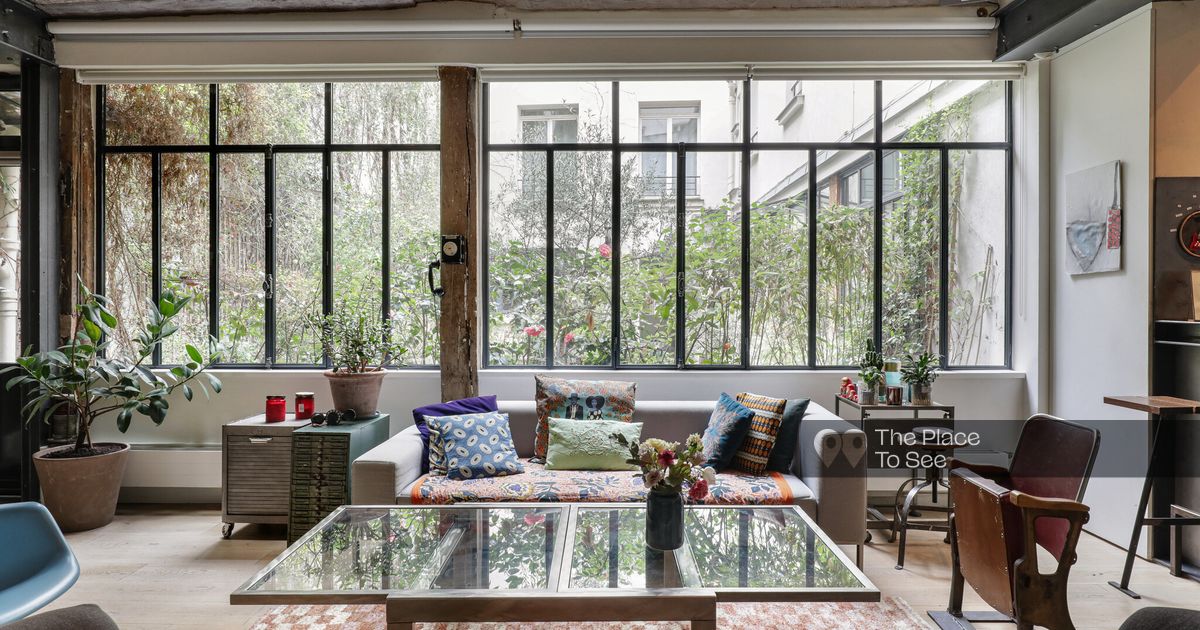 Triplex loft house in a lovely courtyard in the Marais | The place to see