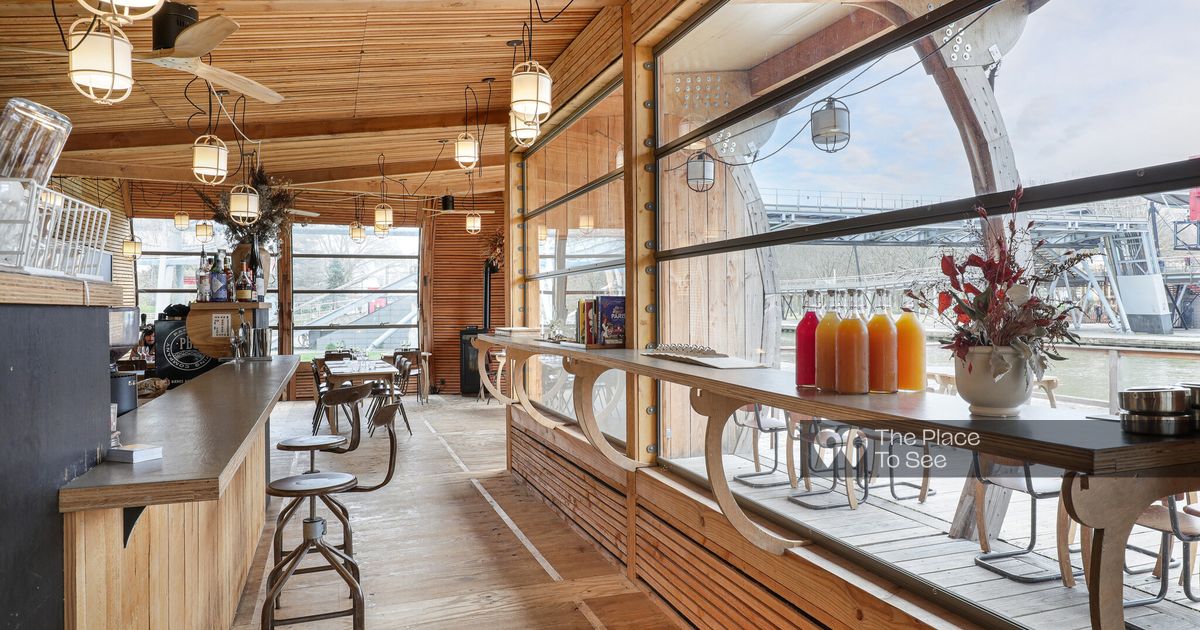 Wooden frame restaurant | The place to see