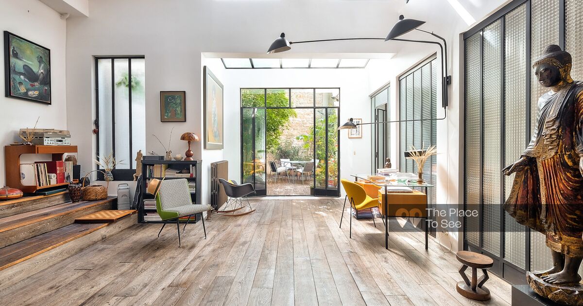 Loft house with patio overlooking a passage | The place to see