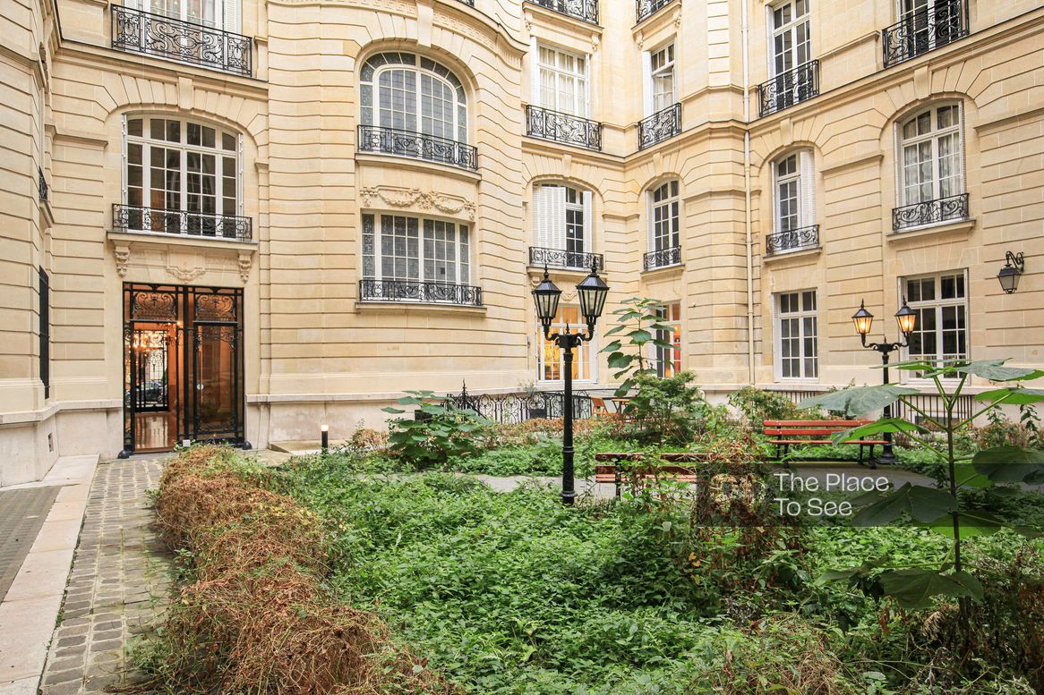 Appartement parisien triplex avec rooftop et vue Tour Eiffel Paris toits | The place to see