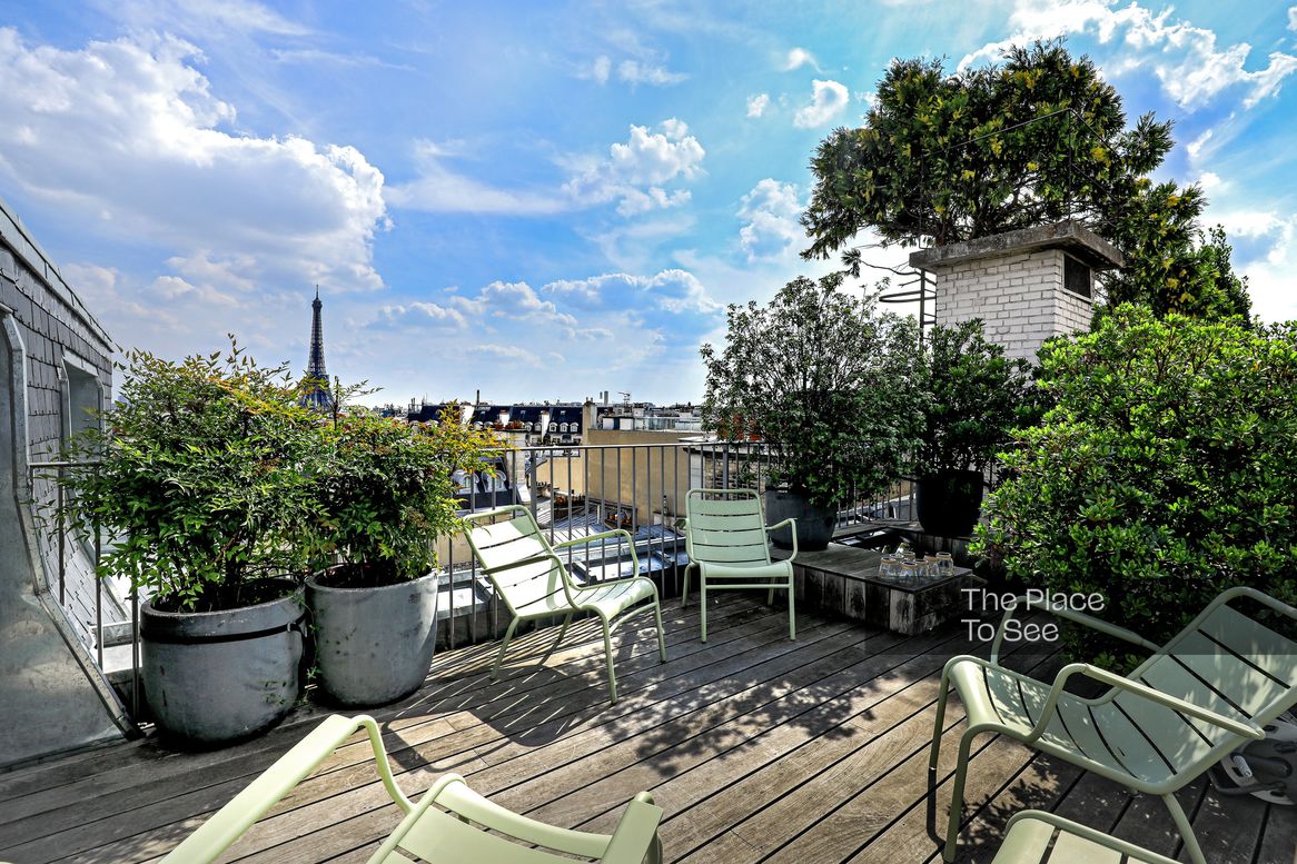 Appartement parisien triplex avec rooftop et vue Tour Eiffel Paris toits | The place to see