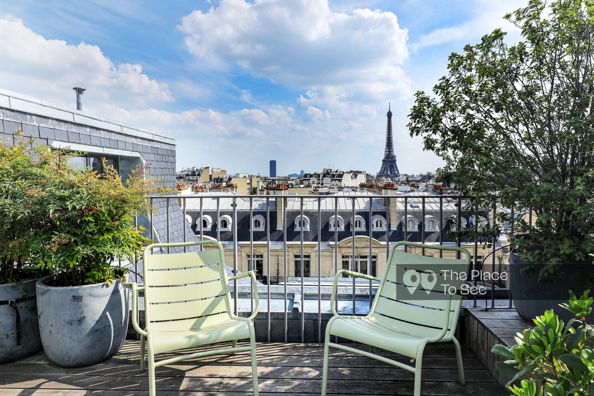 Appartement parisien triplex avec rooftop et vue Tour Eiffel Paris toits | The place to see