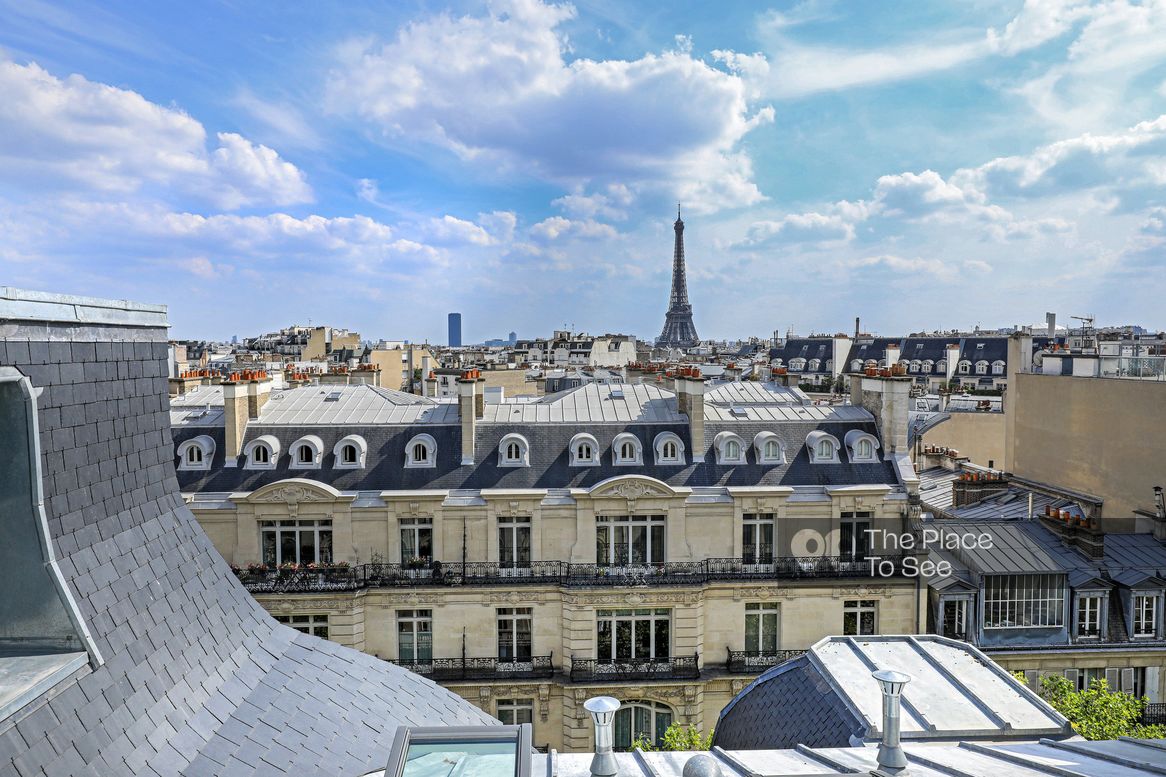 Appartement parisien triplex avec rooftop et vue Tour Eiffel Paris toits | The place to see