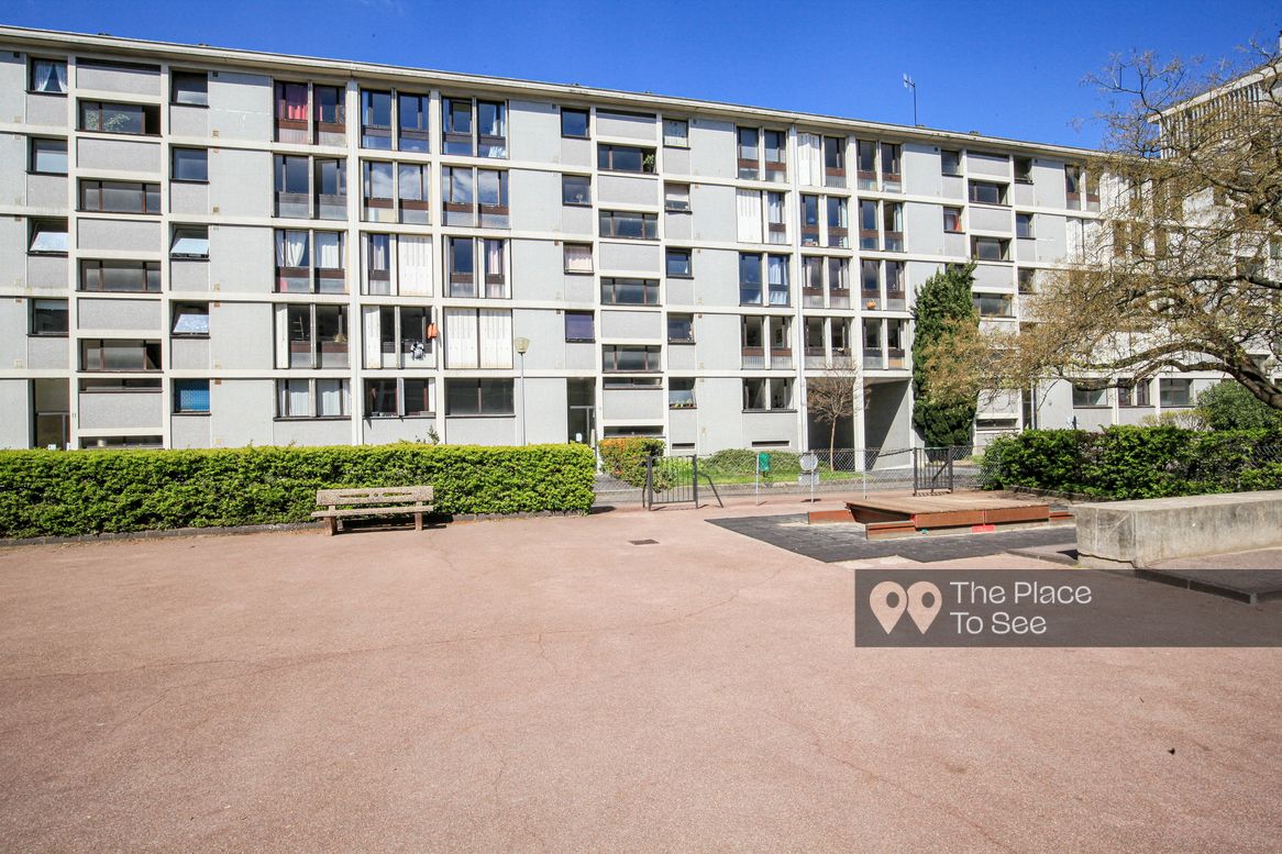 Duplex moderne dans une résidence hlm | The place to see